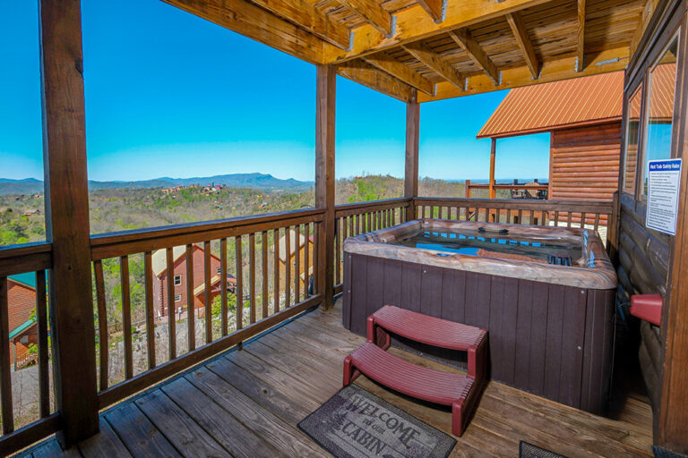 Pigeon Forge Cabin Rentals - Above the Smoke | Pigeon Forge TN Cabins